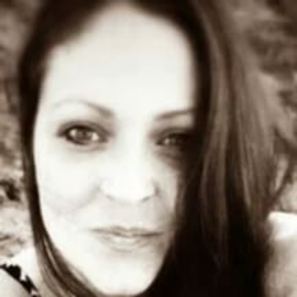 Donna's Closet (@donna_crow) | Poshmark